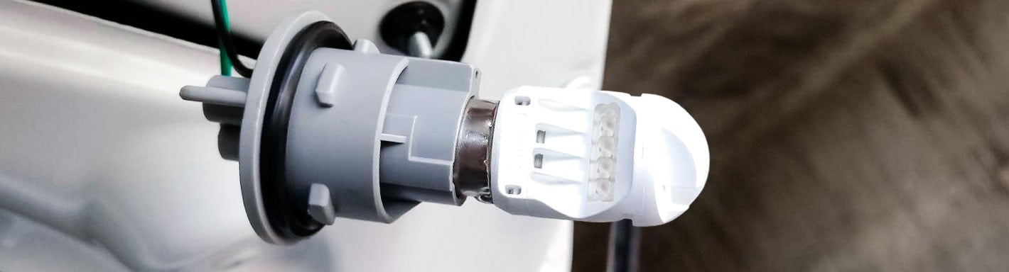 2015 Mack Granite Series Turn Signal Bulbs | TRUCKiD